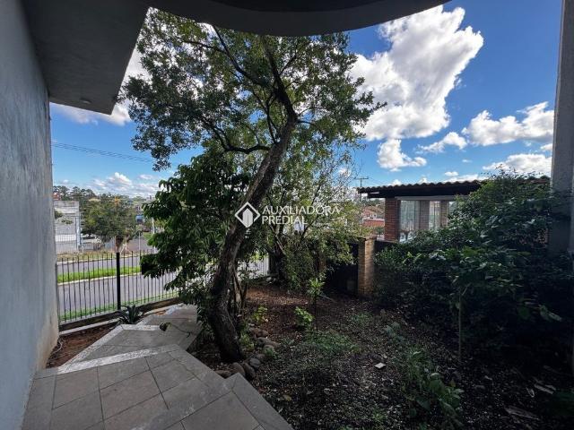 Casa com 3 quartos e 668m² para alugar em Igara, Canoas