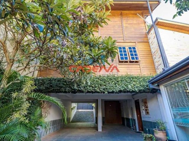Casa com 3 quartos e 6 vagas à venda no Campina do Siqueira