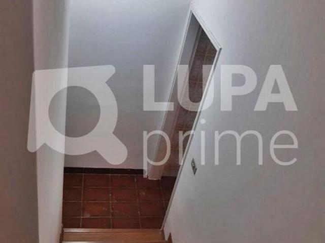 CASA COM 3 QUARTOS E 6 VAGAS DE GARAGEM À VENDA NA VILA GUILHERME