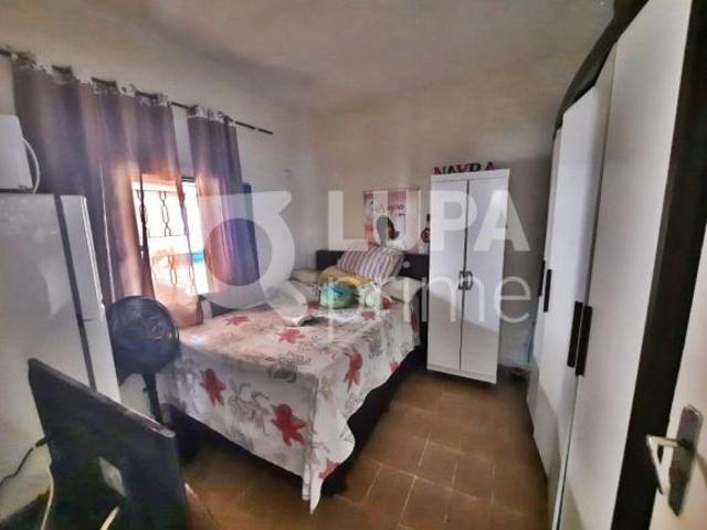 CASA COM 3 QUARTOS E 6 VAGAS DE GARAGEM À VENDA NO PARQUE EDU CHAVES