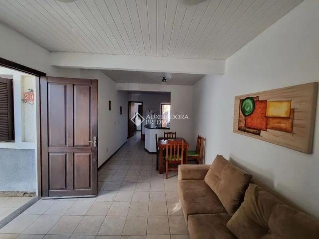 Casa com 3 quartos e 70m² para alugar em Hípica, Porto Alegre