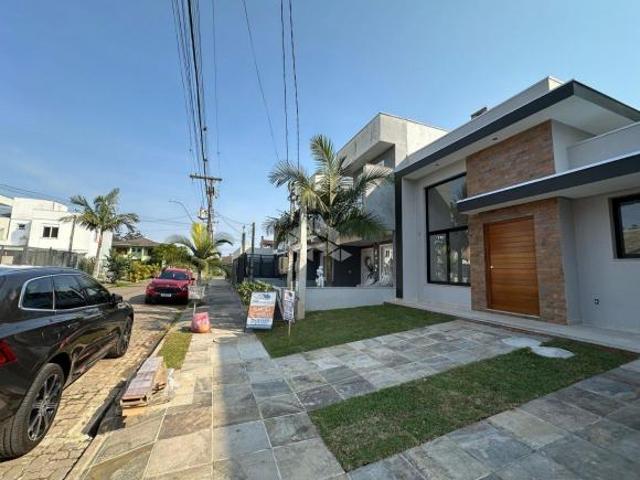 Casa com 3 quartos e 95m² no bairro Hípica