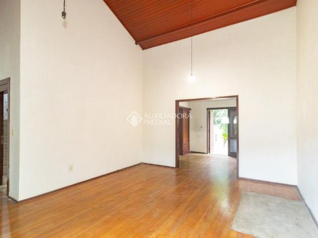Casa com 3 quartos e 100m² para alugar em Santa Tereza, Porto Alegre