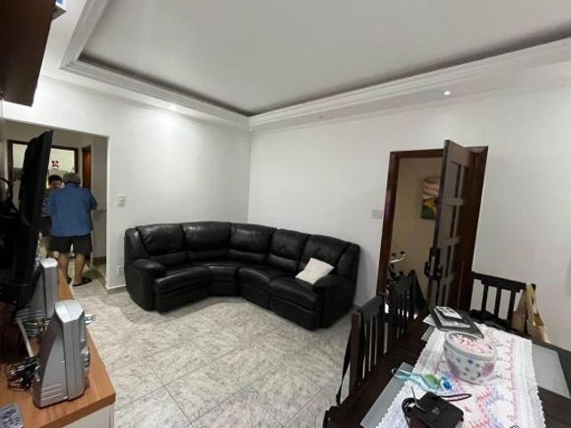Casa com 3 quartos e 104 m² à venda em Vila Carolina