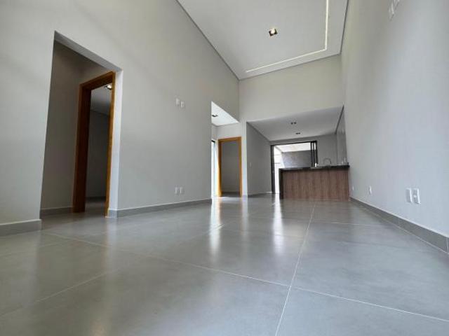 Casa com 3 quartos e 116420 m² área útil à venda, Horto Florestal