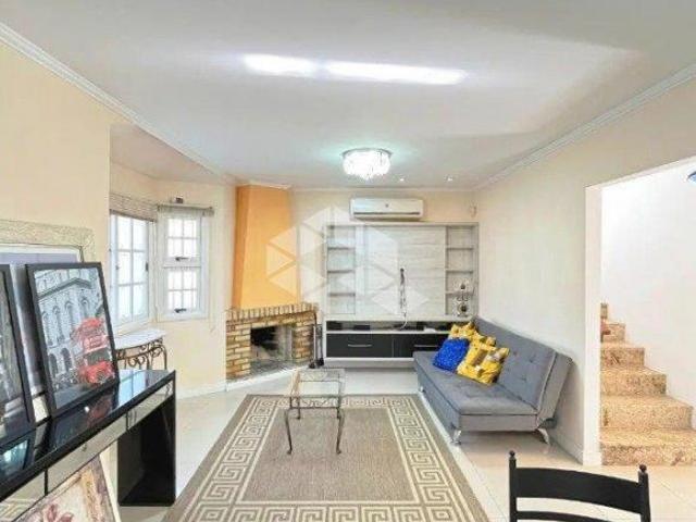 Casa com 3 quartos e 119m² à venda no bairro Cavalhada, Porto Alegre