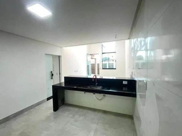 Casa com 3 quartos e 120 m² à venda em Jardim Regina Alice