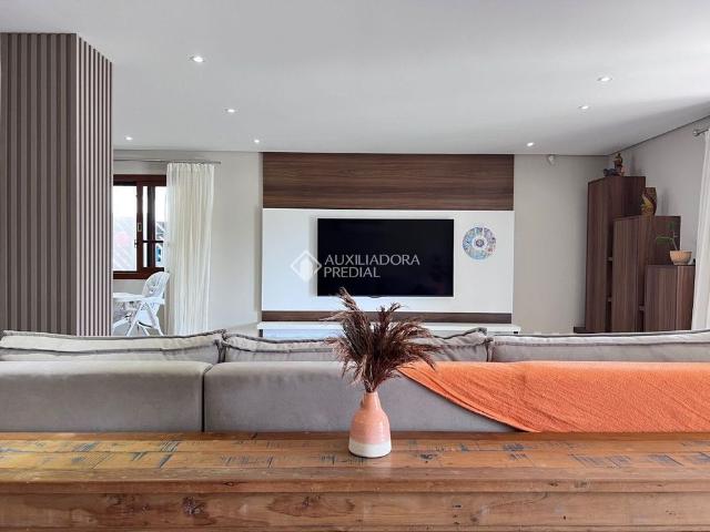 Casa com 3 quartos e 120m² para alugar em Campeche, Florianópolis