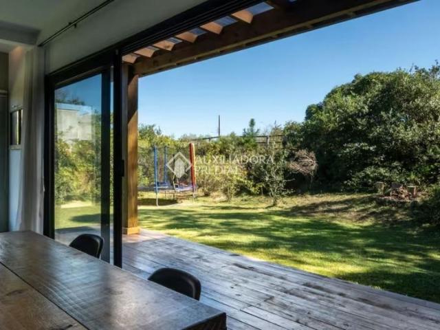 Casa com 3 quartos e 120m² para alugar em Praia do luz, Imbituba