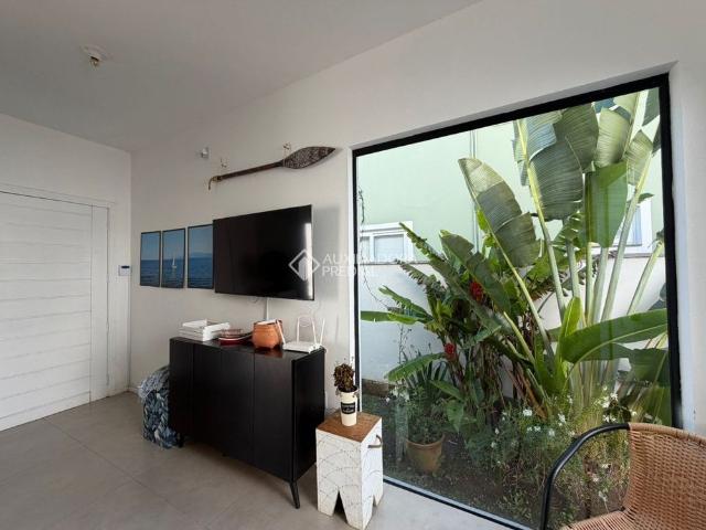 Casa com 3 quartos e 120m² para alugar em Ribeirão da Ilha, Florianópolis