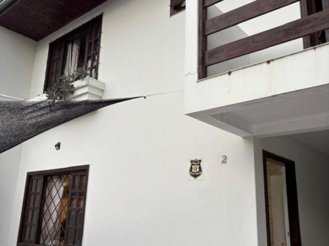 Casa com 3 quartos e 123 m² à venda em Santa Cândida