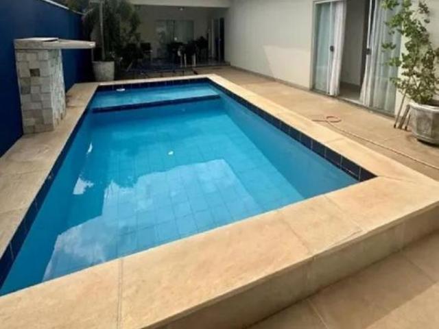 Casa com 3 quartos e 124 m² à venda em Jardim Chapadão