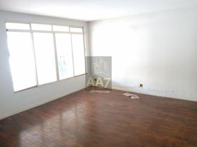 SOBRADO COM LOCALIZAÇÃO ÓTIMA, VILA GOMES