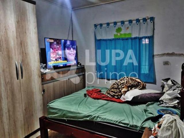 CASA COM 3 QUARTOS E 12 VAGAS DE GARAGEM À VENDA NO PARQUE EDU CHAVES