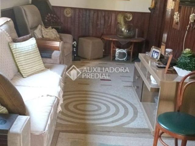 Casa com 3 quartos e 130m² para alugar em Menino Deus, Porto Alegre