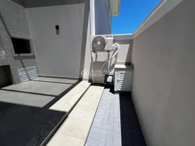 Casa com 3 quartos e 138m² para alugar em Campeche, Florianópolis