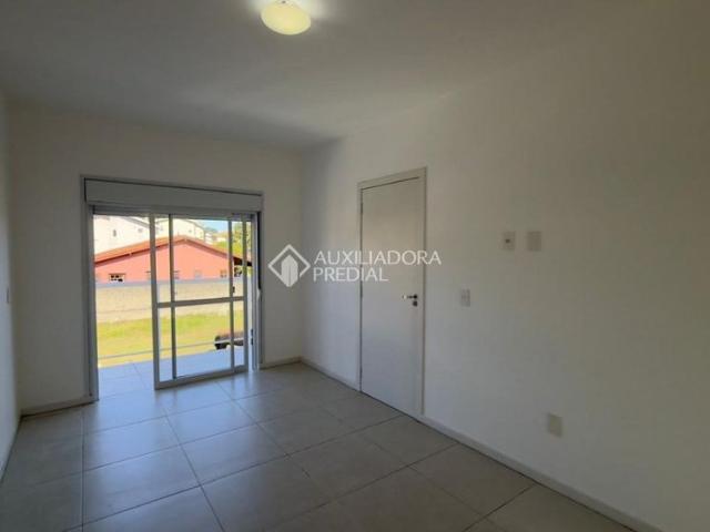 Casa com 3 quartos e 140m² para alugar em Campeche, Florianópolis