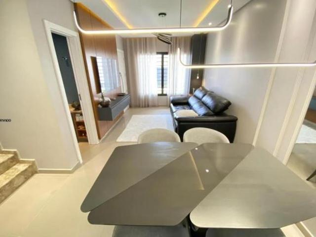 Casa com 3 quartos e 145 m² à venda em Jardim Regina