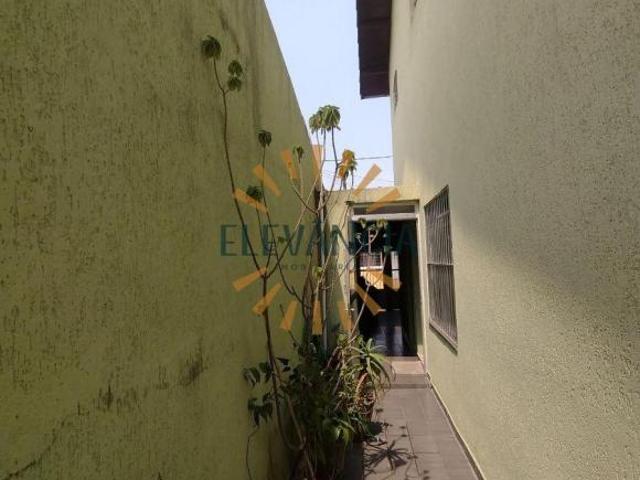 Casa com 3 quartos e 150 m² à venda em Vila Gomes