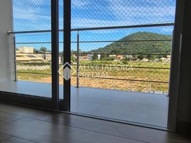 Casa com 3 quartos e 150m² para alugar em Rio Tavares, Florianópolis