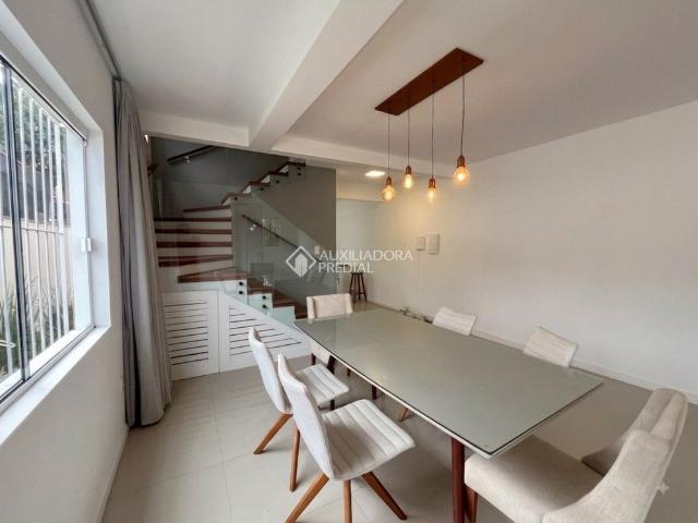 Casa com 3 quartos e 150m² para alugar em Rio Tavares, Florianópolis