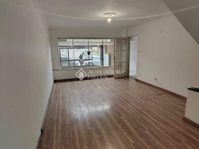 Casa com 3 quartos e 152m² para alugar em Bosque da Saúde, São Paulo