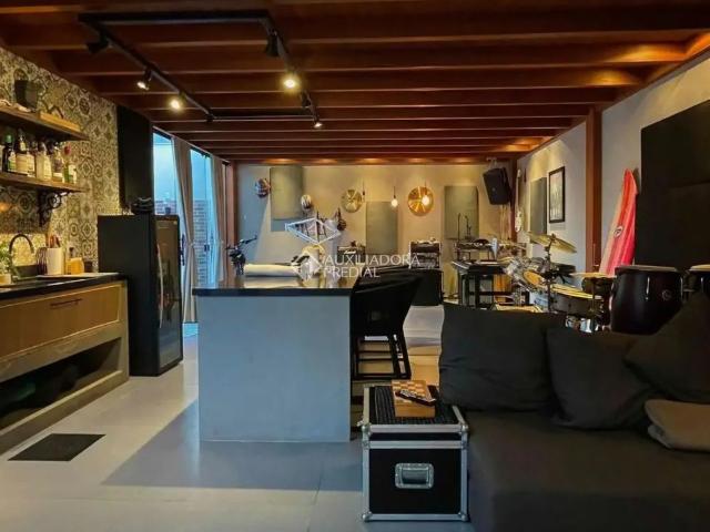 Casa com 3 quartos e 165m² para alugar em Campeche, Florianópolis