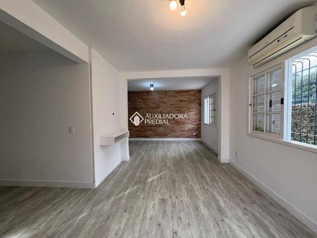 Casa com 3 quartos e 170m² para alugar em Nonoai, Porto Alegre