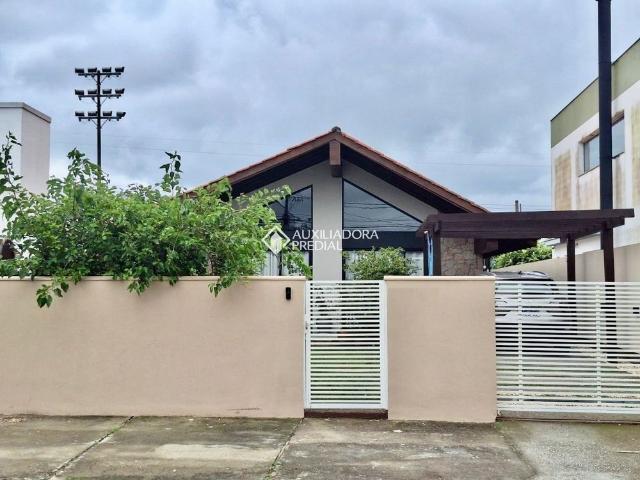 Casa com 3 quartos e 180m² para alugar em Ribeirão da Ilha, Florianópolis