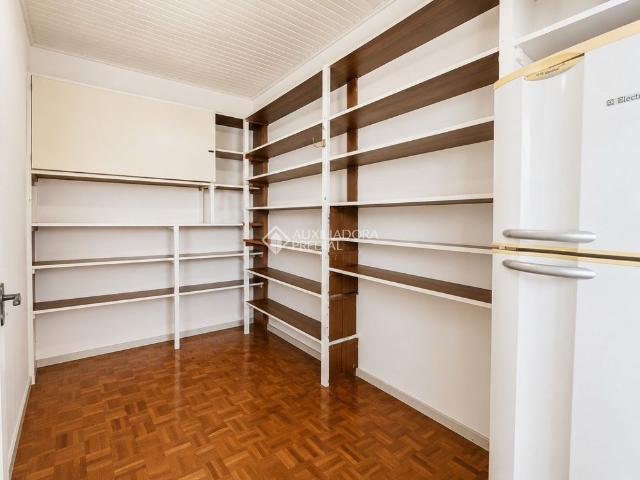 Casa com 3 quartos e 180m² para alugar em Trindade, Florianópolis