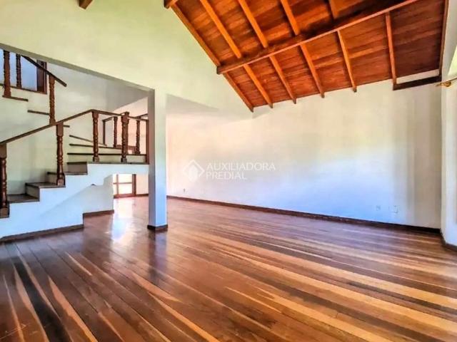 Casa com 3 quartos e 189m² para alugar em Hamburgo Velho, Novo Hamburgo