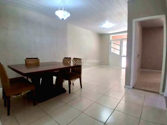 Casa com 3 quartos e 189m² para alugar em Saco dos Limões, Florianópolis