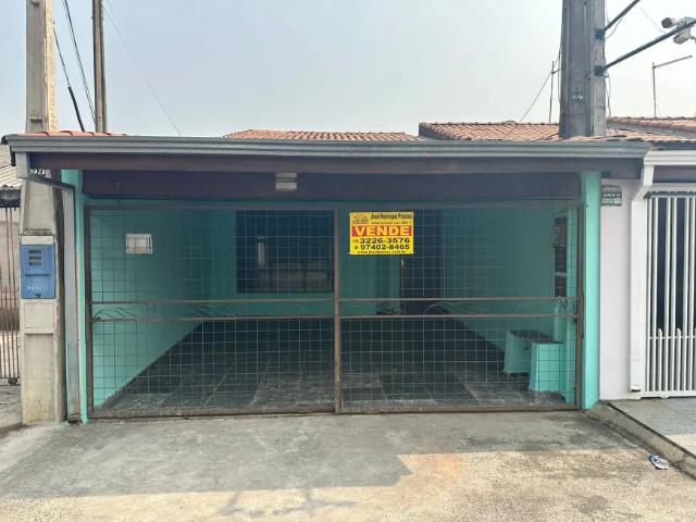 Casa com 3 Quartos e 1 banheiro à Venda, 105 m² por R$ 275.000
