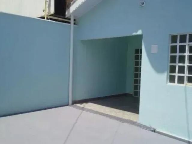 Casa com 3 Quartos e 1 banheiro à Venda, 107 m² por R$ 100.000