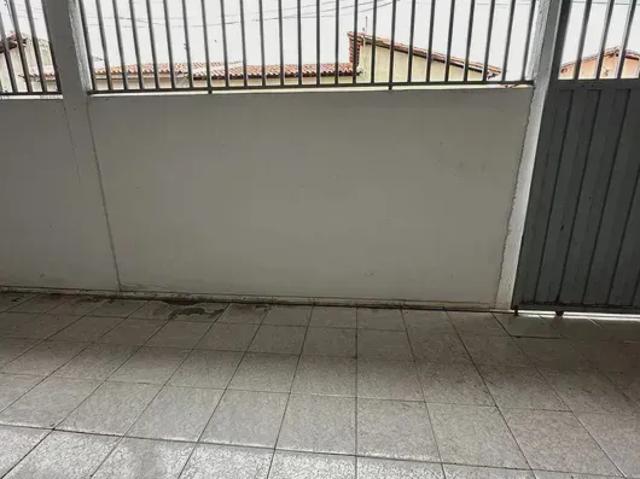 Casa com 3 Quartos e 1 banheiro à Venda, 108 m² por R$ 100.000