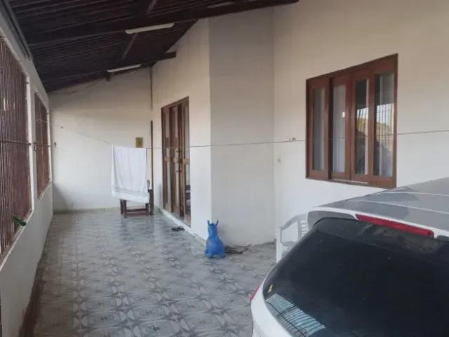 Casa com 3 Quartos e 1 banheiro à Venda, 112 m² por R$ 100.000