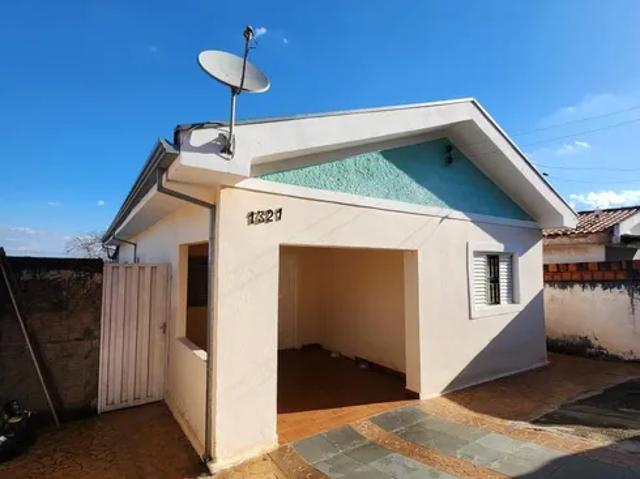 Casa com 3 Quartos e 1 banheiro à Venda, 120 m² por R$ 300.000