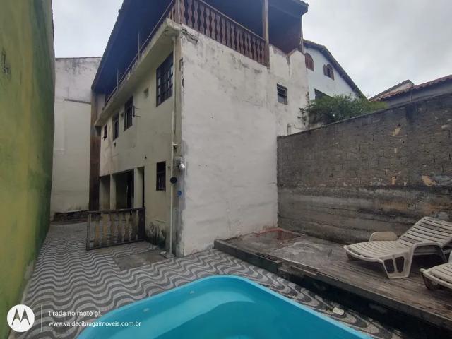 Casa com 3 Quartos e 1 banheiro à Venda, 120 m² por R$ 500.000