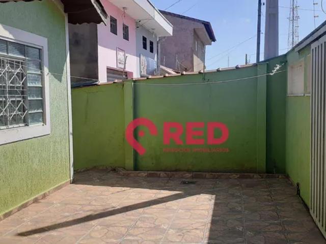 Casa com 3 Quartos e 1 banheiro à Venda, 130 m² por R$ 300.000