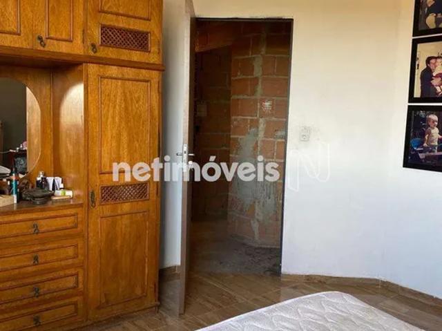 Casa com 3 Quartos e 1 banheiro à Venda, 140 m² por R$ 275.000