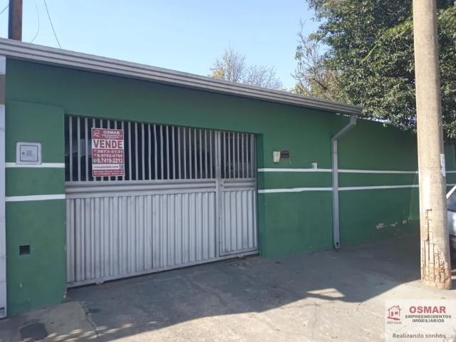 Casa com 3 Quartos e 1 banheiro à Venda, 140 m² por R$ 320.000