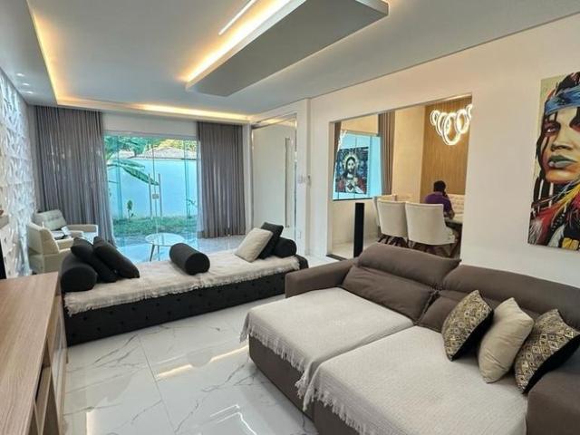 Casa com 3 Quartos e 1 banheiro à Venda, 143 m² por R$ 2.700.000