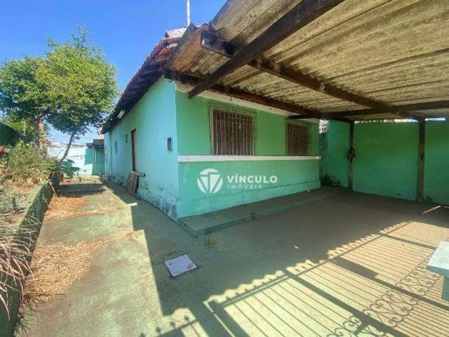 Casa com 3 Quartos e 1 banheiro à Venda, 168 m² por R$ 275.000