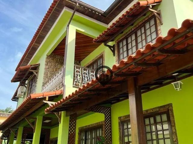 Casa com 3 Quartos e 1 banheiro à Venda, 195 m² por R$ 320.000