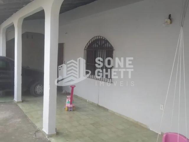Casa com 3 Quartos e 1 banheiro à Venda, 190 m² por R$ 480.000