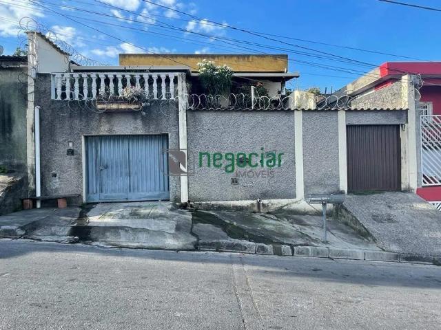 Casa com 3 Quartos e 1 banheiro à Venda, 218 m² por R$ 350.000