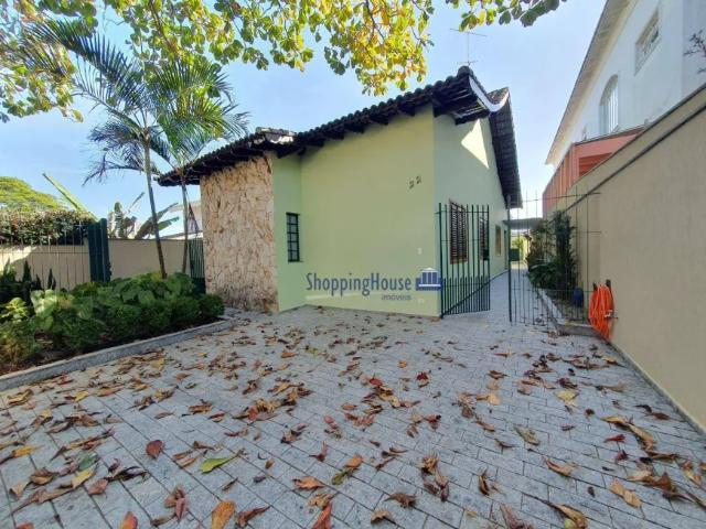 Casa com 3 Quartos e 1 banheiro à Venda, 229 m² por R$ 1.950.000