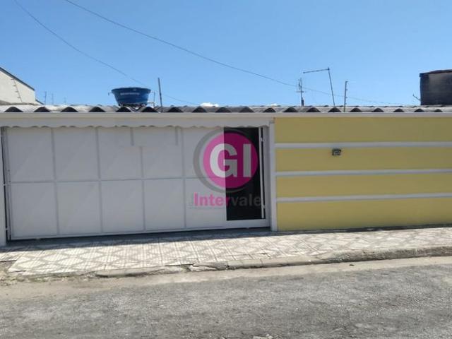Casa com 3 Quartos e 1 banheiro à Venda, 250 m² por R$ 370.000