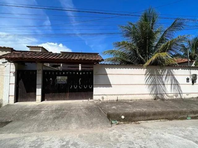 Casa com 3 Quartos e 1 banheiro à Venda, 270 m² por R$ 300.000