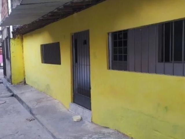 Casa com 3 Quartos e 1 banheiro à Venda, 65 m² por R$ 150.000
